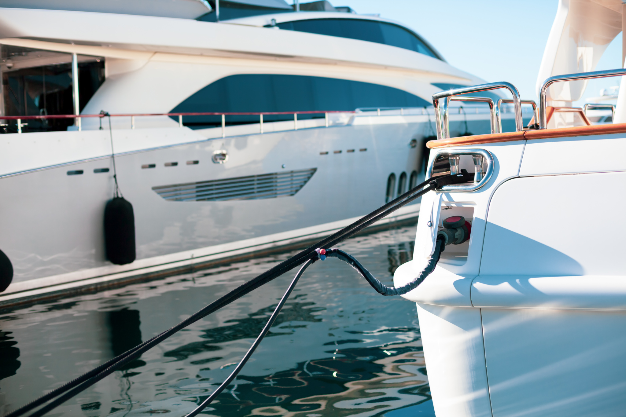 The Secret to Smooth Boat Maneuvering in Tight Spaces | Expert Captain Tips