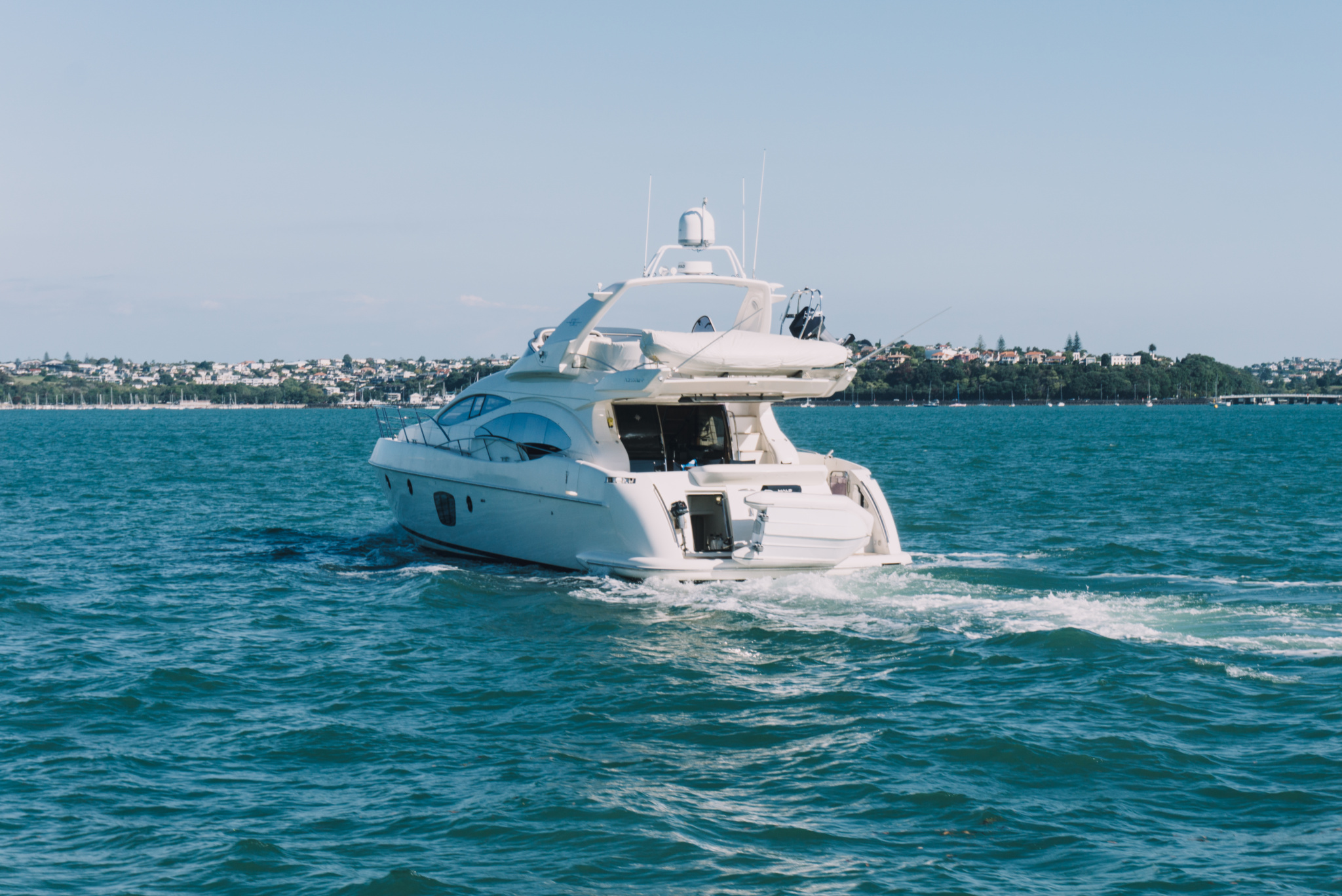 The Secret to Smooth Boat Maneuvering in Tight Spaces | Expert Captain Tips